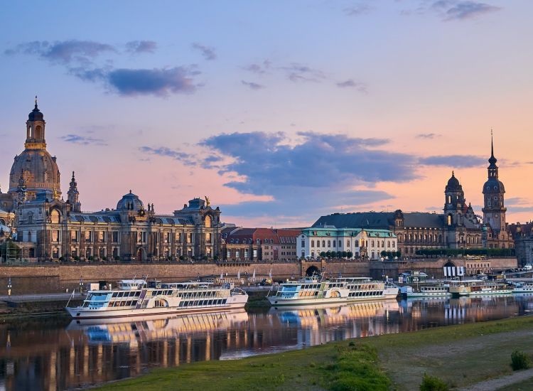 Uzdrowiskowe biuro podróży Jelenia Góra - wycieczki - Sanatorium Cieplice